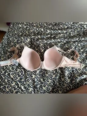 Chantelle | Intimates & Sleepwear | Chantelle Jolie Smooth Fir J Hook ...